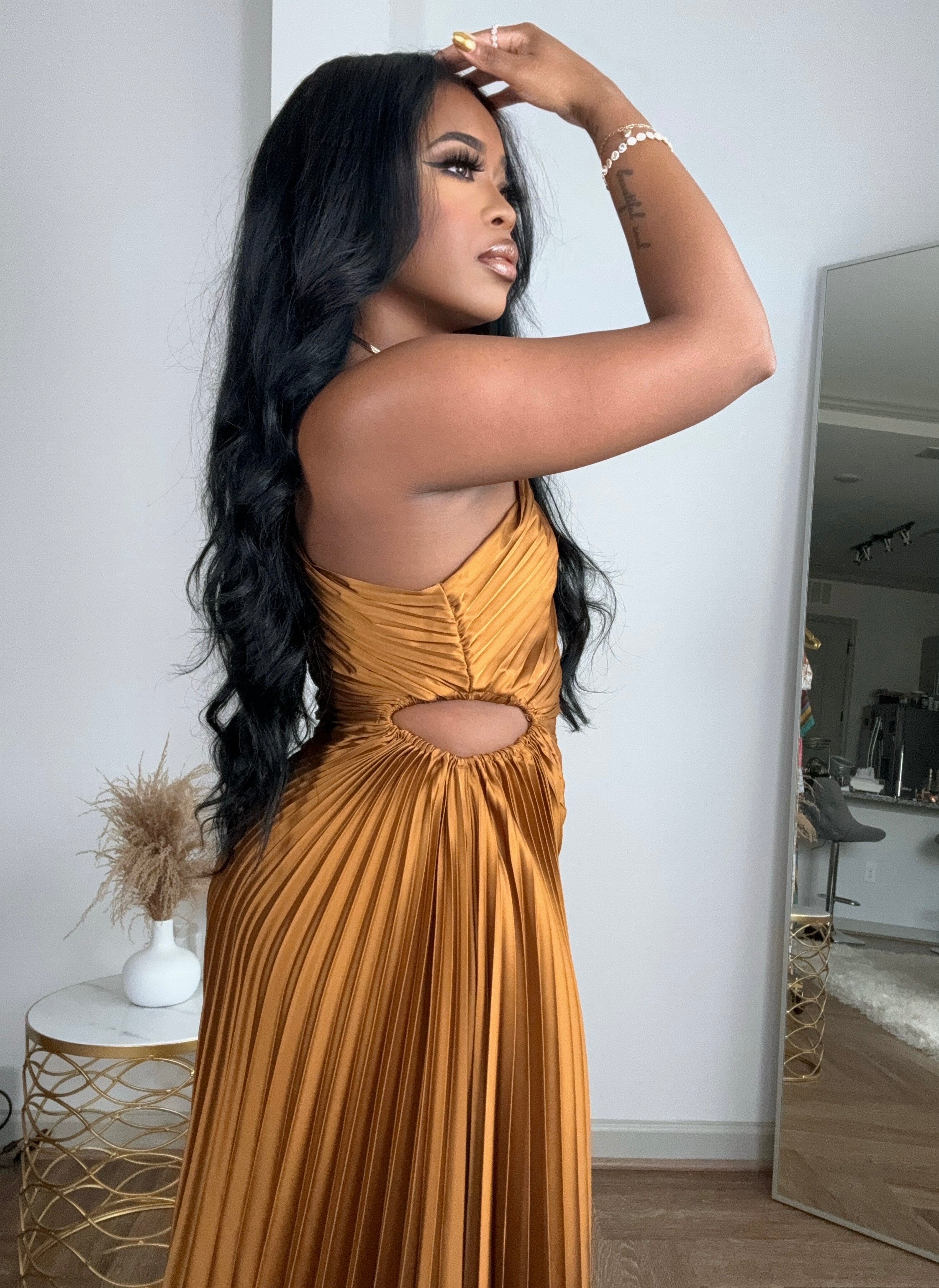 Like I’m Golden Pleated Maxi Dress – Shuntel Renay Boutique